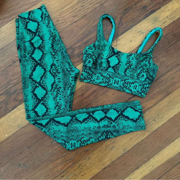 Beach Riot | Pants & Jumpsuits | Beach Riot Sport Workout Set Rare ...